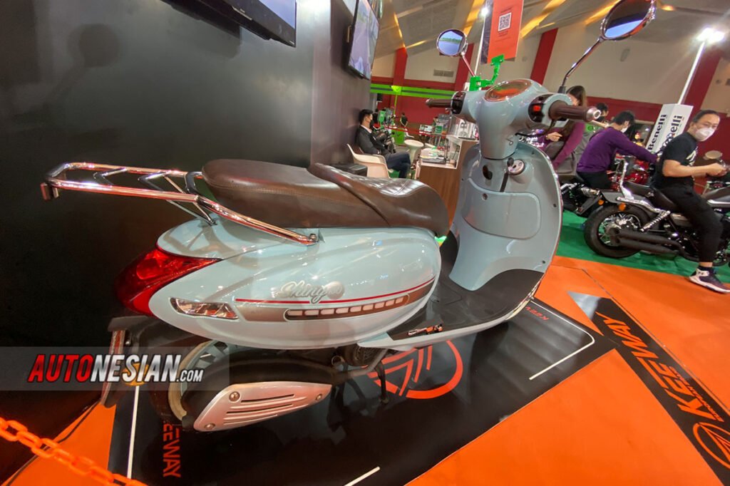Keeway Shiny 150, Motor Matik Imut Resmi Dirilis - Autonesian.com